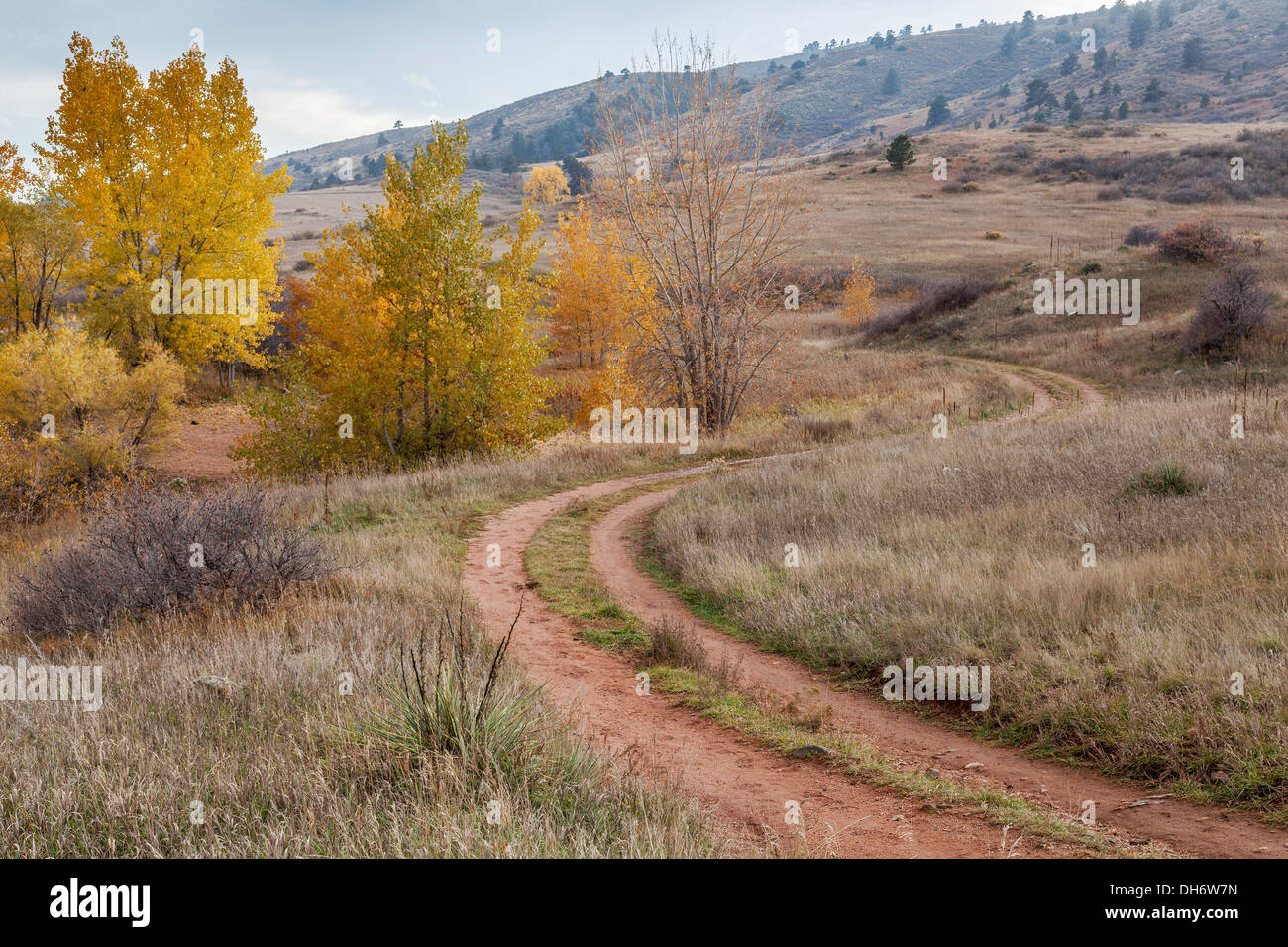 Meandering road hi-res stock photography and images - Alamy