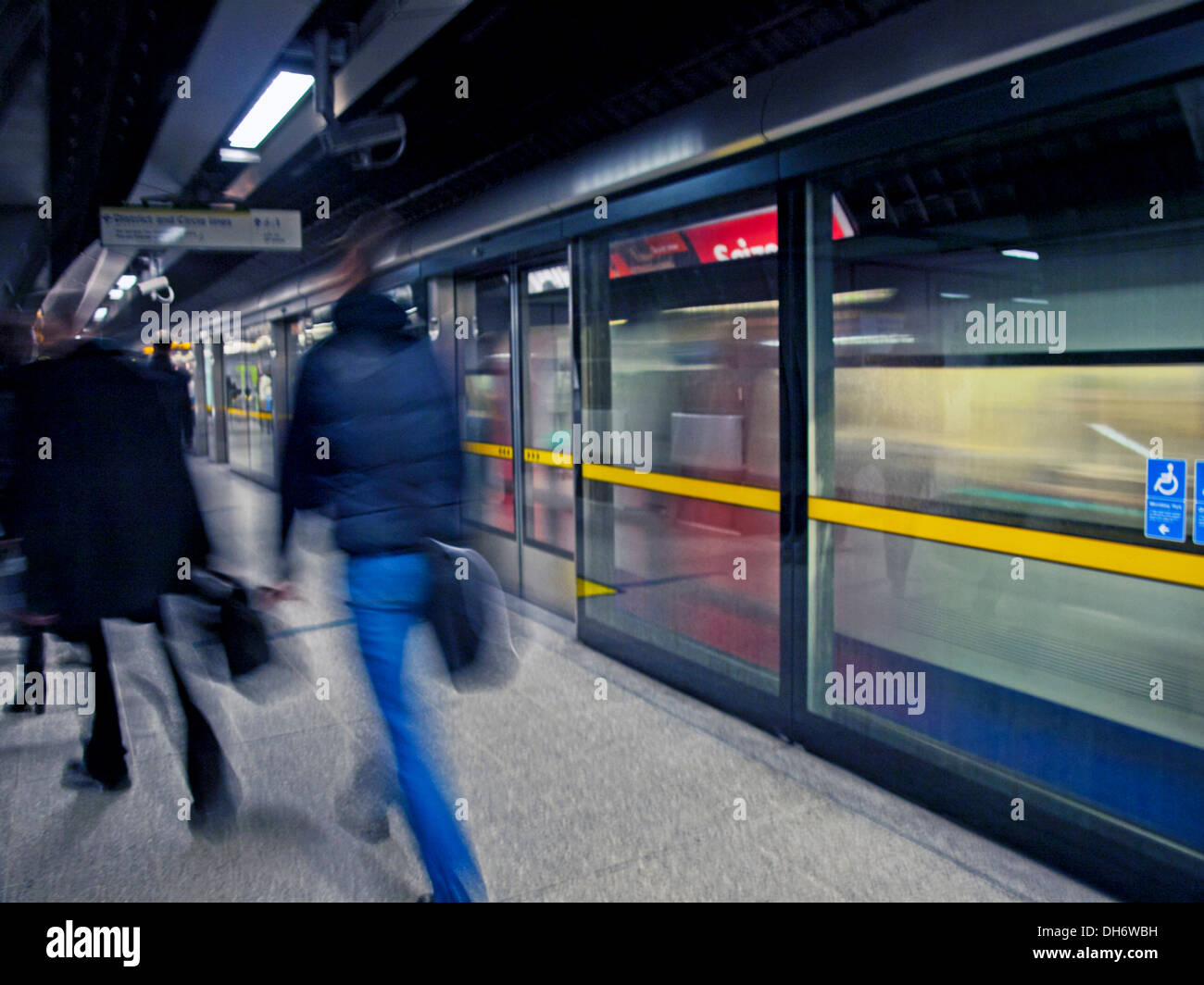 Jubilee Line platform at Westminster Underground Station, City of ...