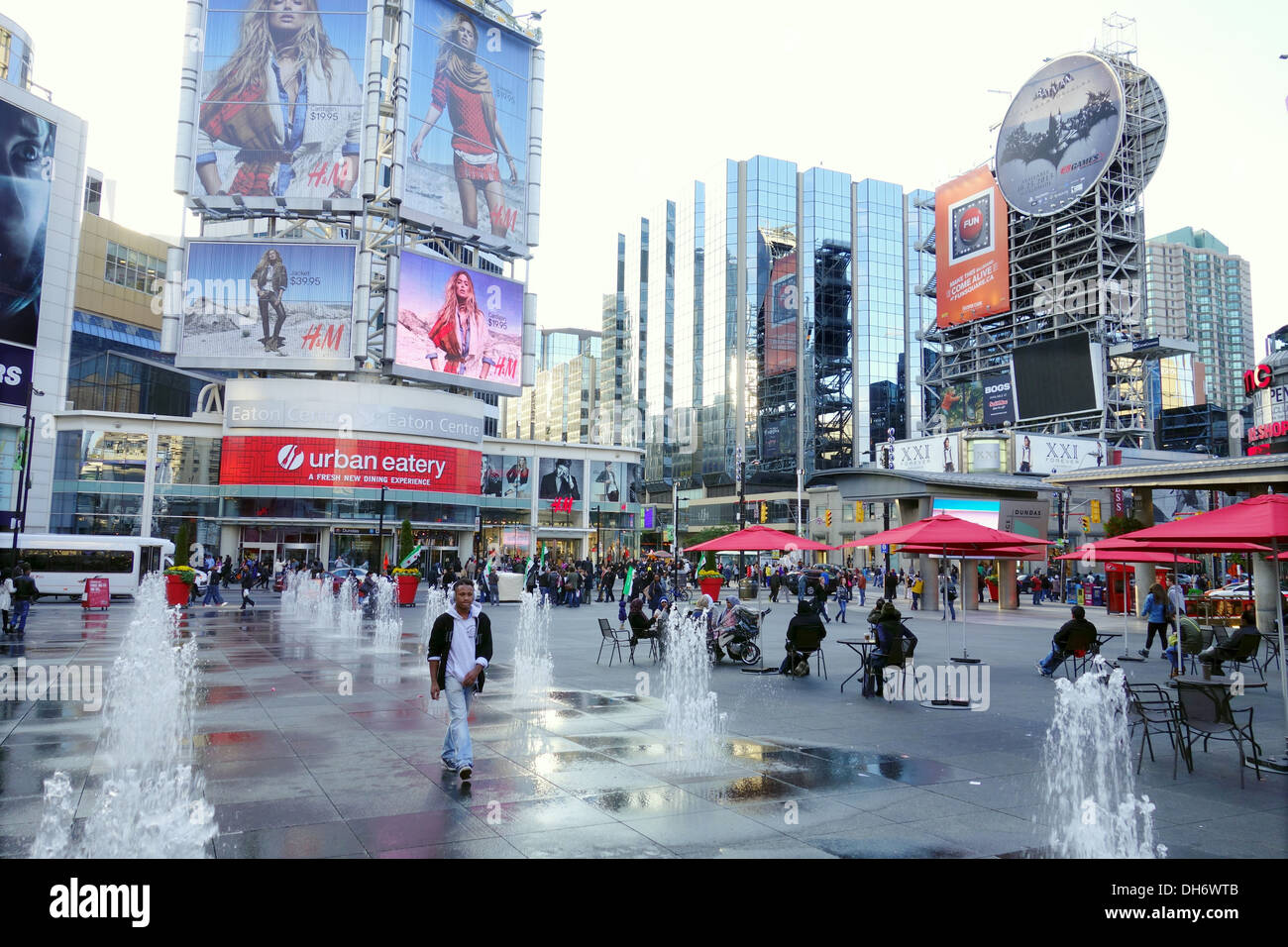 Dundas Square in Toronto, Canada Stock Photo - Alamy