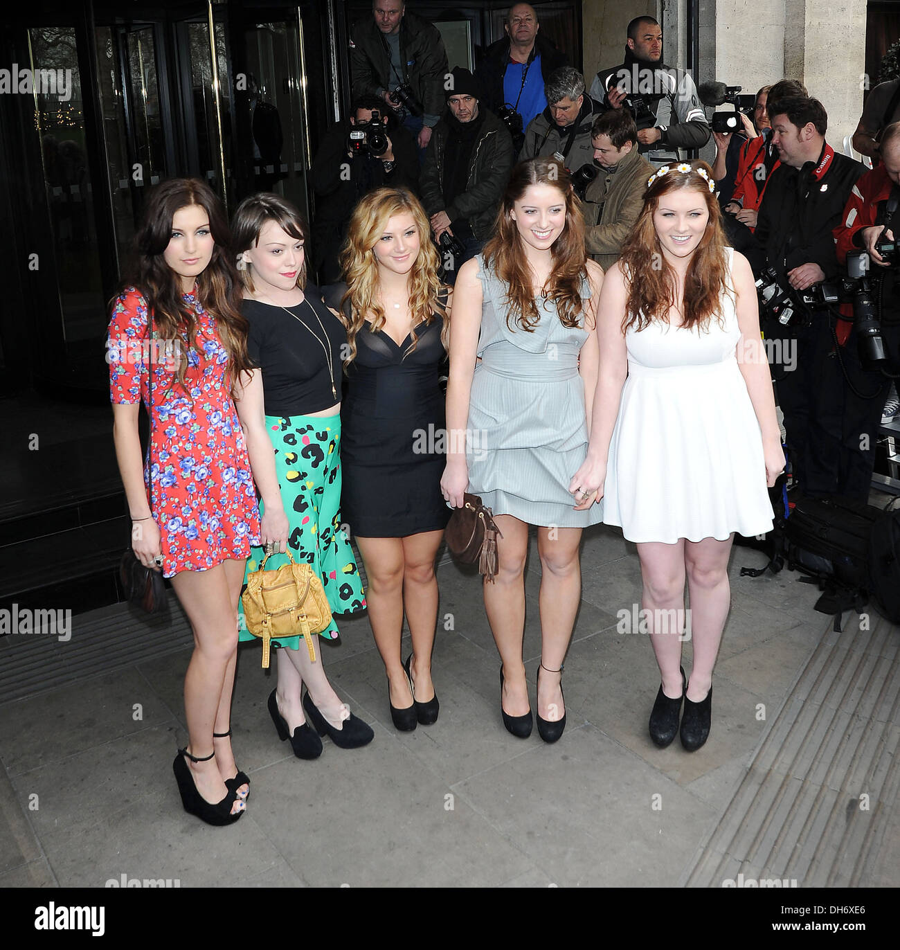 Sophie powles sian reese wilms isobel hi-res stock photography and ...