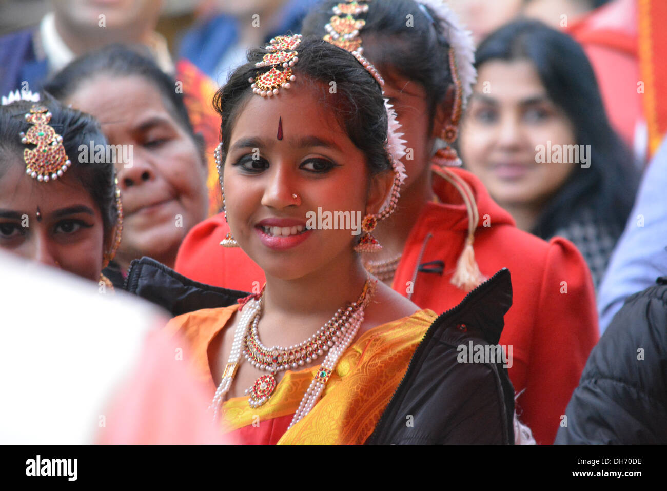 Hindu girl indian girl hi-res stock photography and images - Alamy