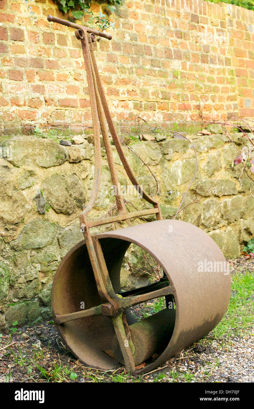 Garden roller old hi-res stock photography and images - Alamy