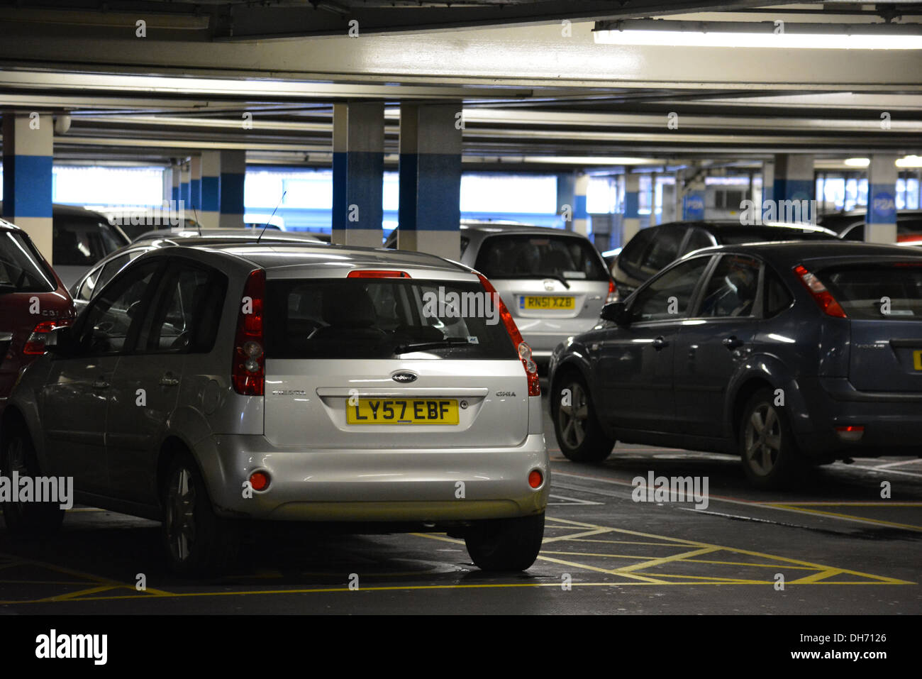 Multi story cars hi-res stock photography and images - Alamy