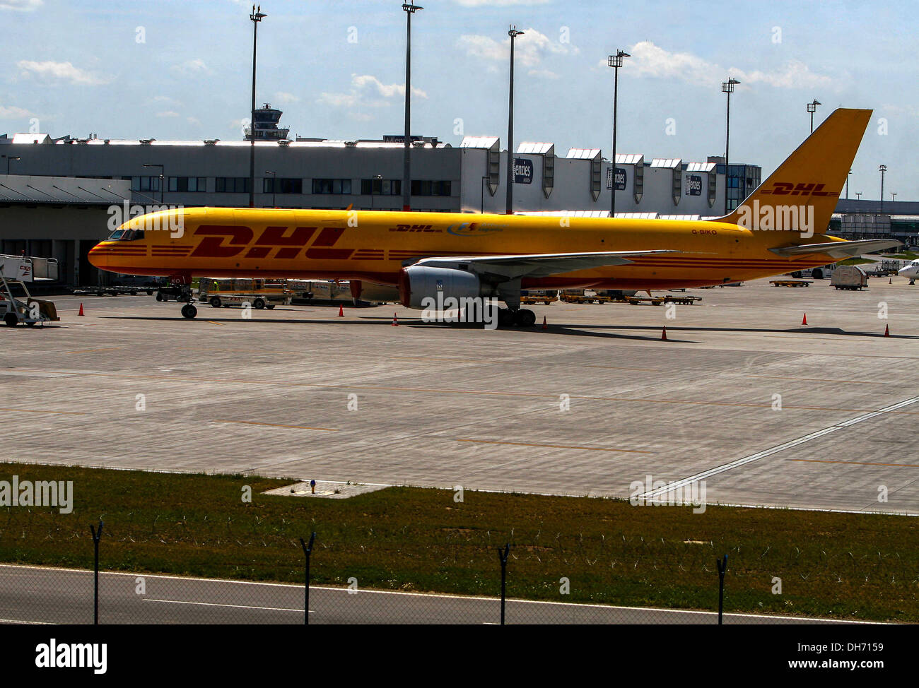 Airplane Dhl High Resolution Stock Photography and Images - Alamy