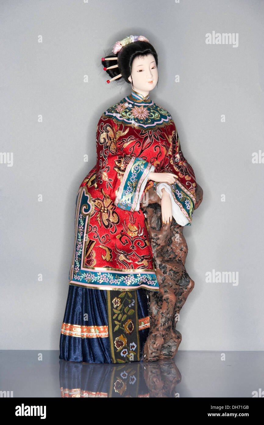 Ancient silk hi-res stock photography and images - Alamy