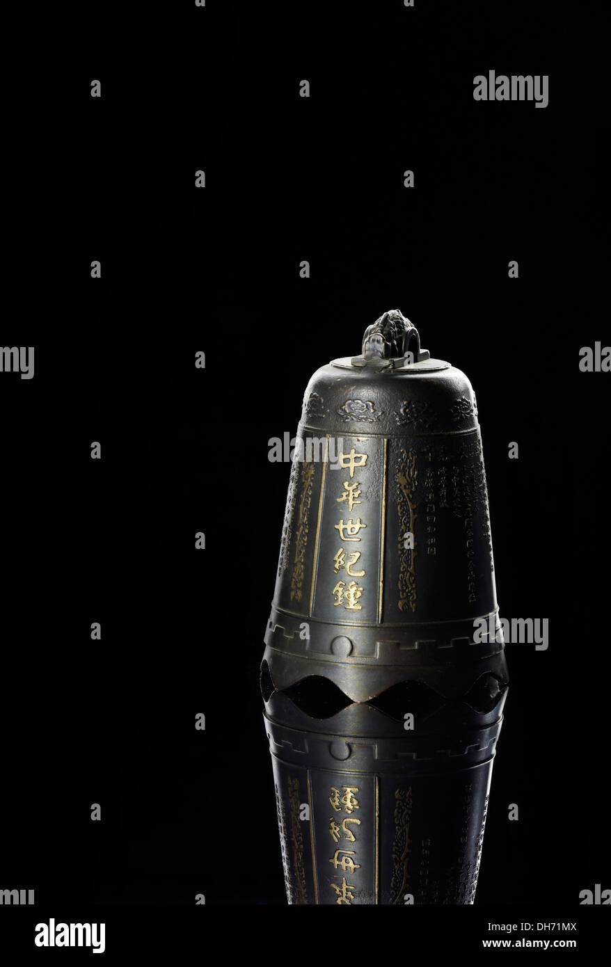 Antique chinese clock hi-res stock photography and images - Alamy