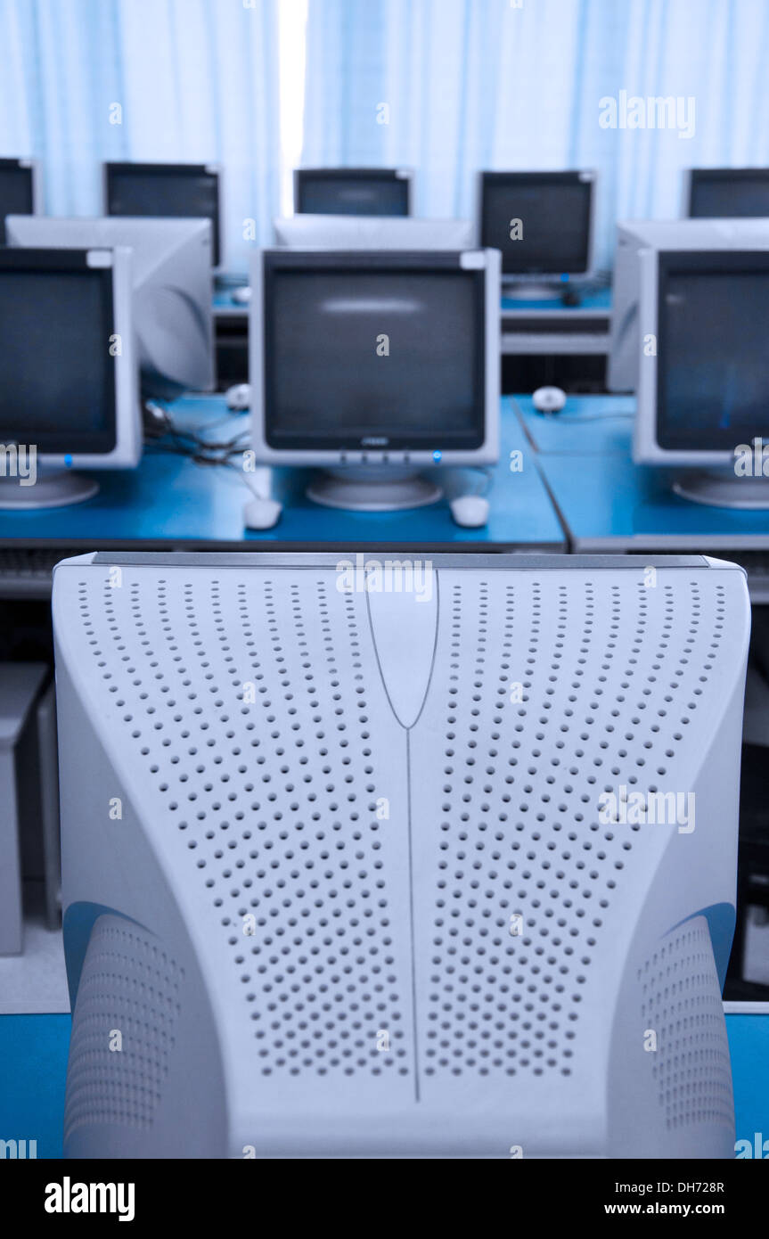 Crt computer screen hi-res stock photography and images - Alamy