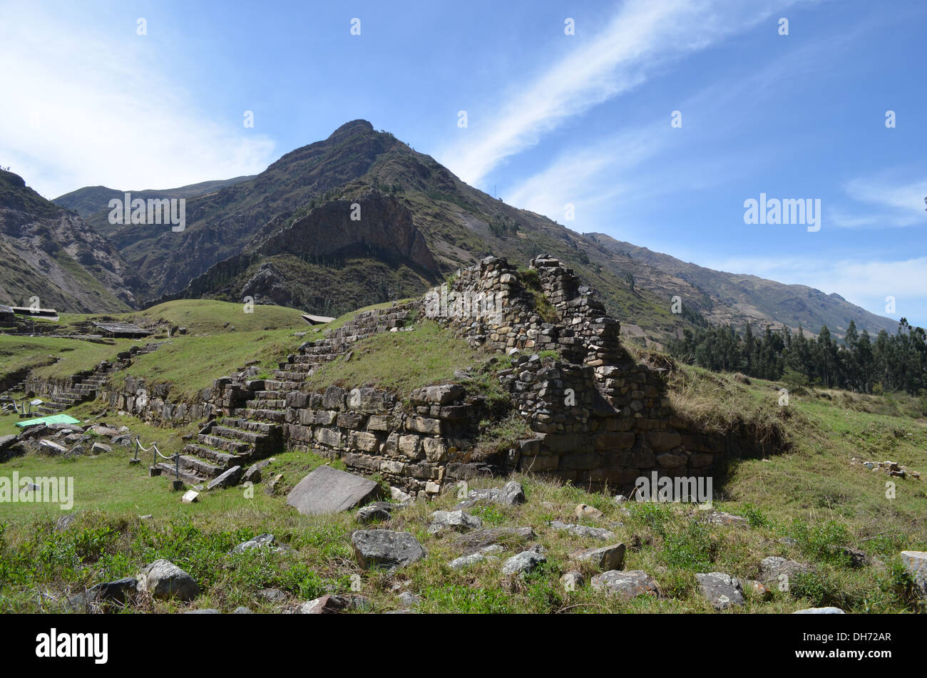 Chavin de huantar temple complex hi-res stock photography and images ...
