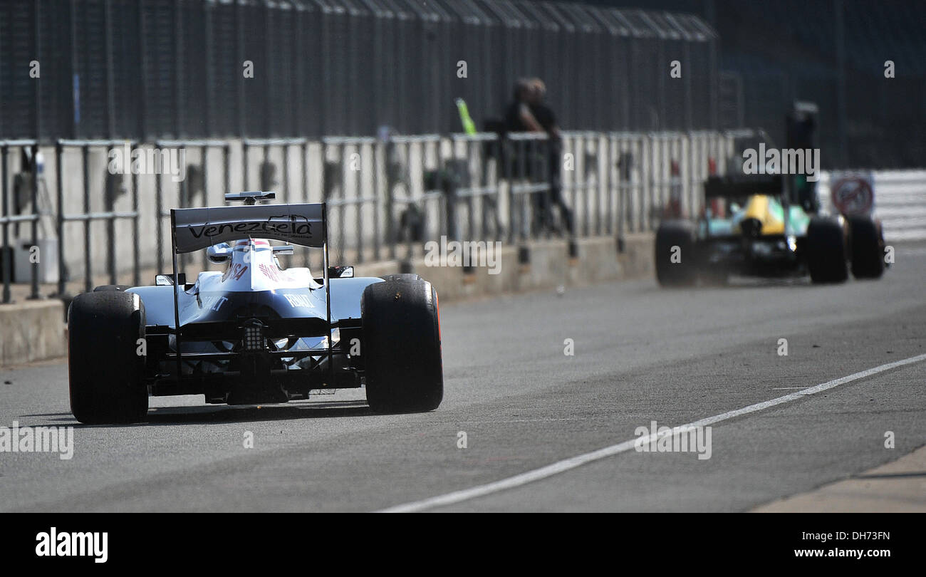 Williams f1 pit team hi-res stock photography and images - Alamy