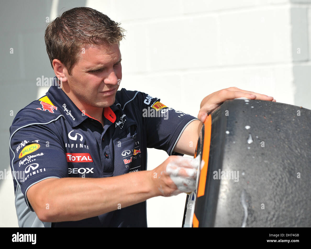 Team Red Bull Mechanics High Resolution Stock Photography and Images ...