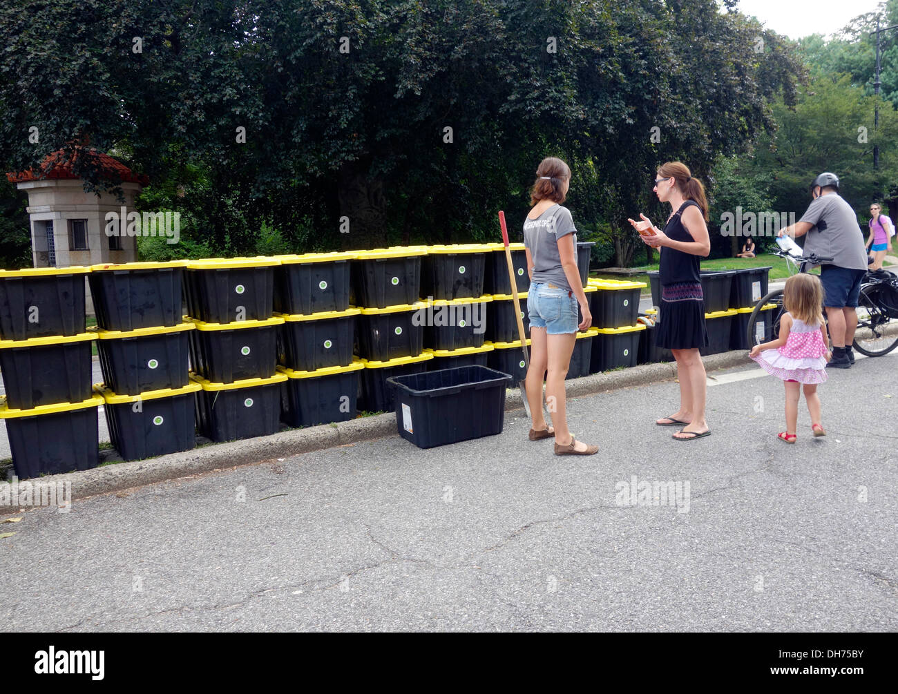 United states recycling child hi-res stock photography and images - Alamy