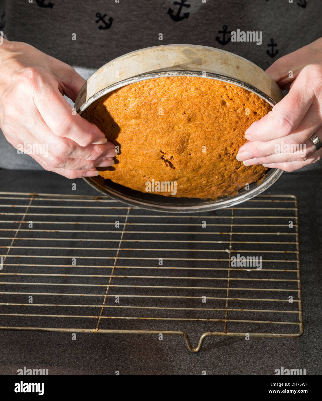 Rack turning hi-res stock photography and images - Alamy