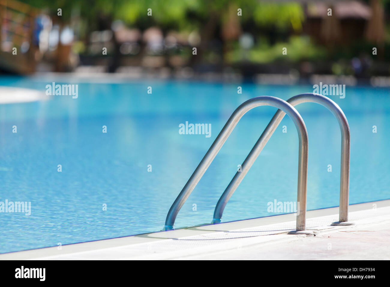 Pool edge hi-res stock photography and images - Alamy