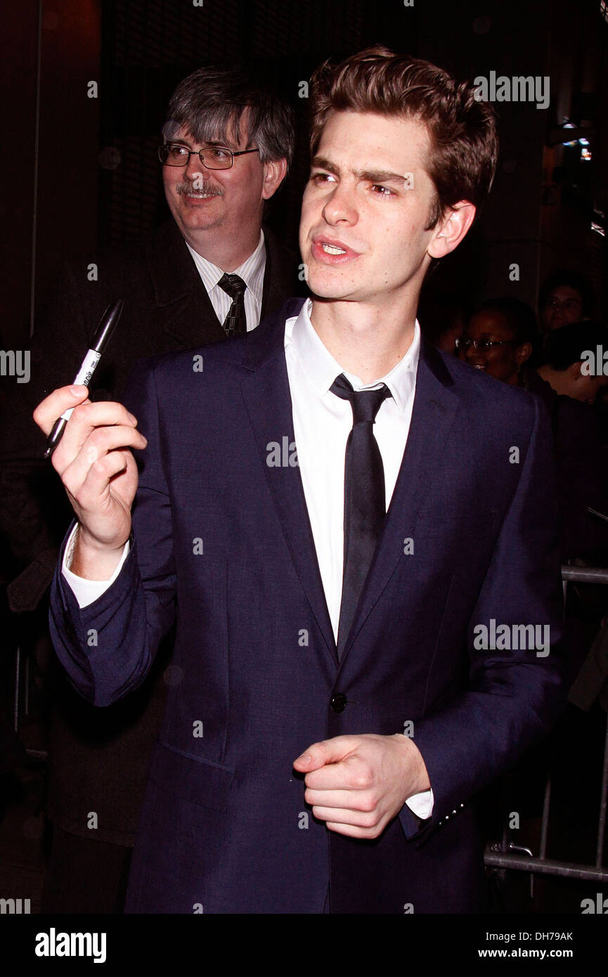 Death of andrew garfield hi-res stock photography and images - Alamy