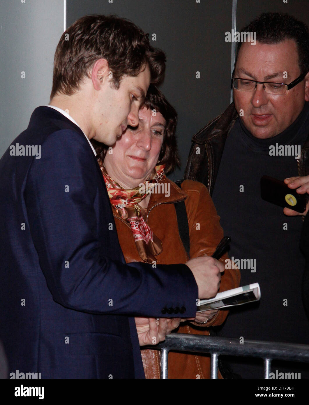 Death of andrew garfield hi-res stock photography and images - Alamy