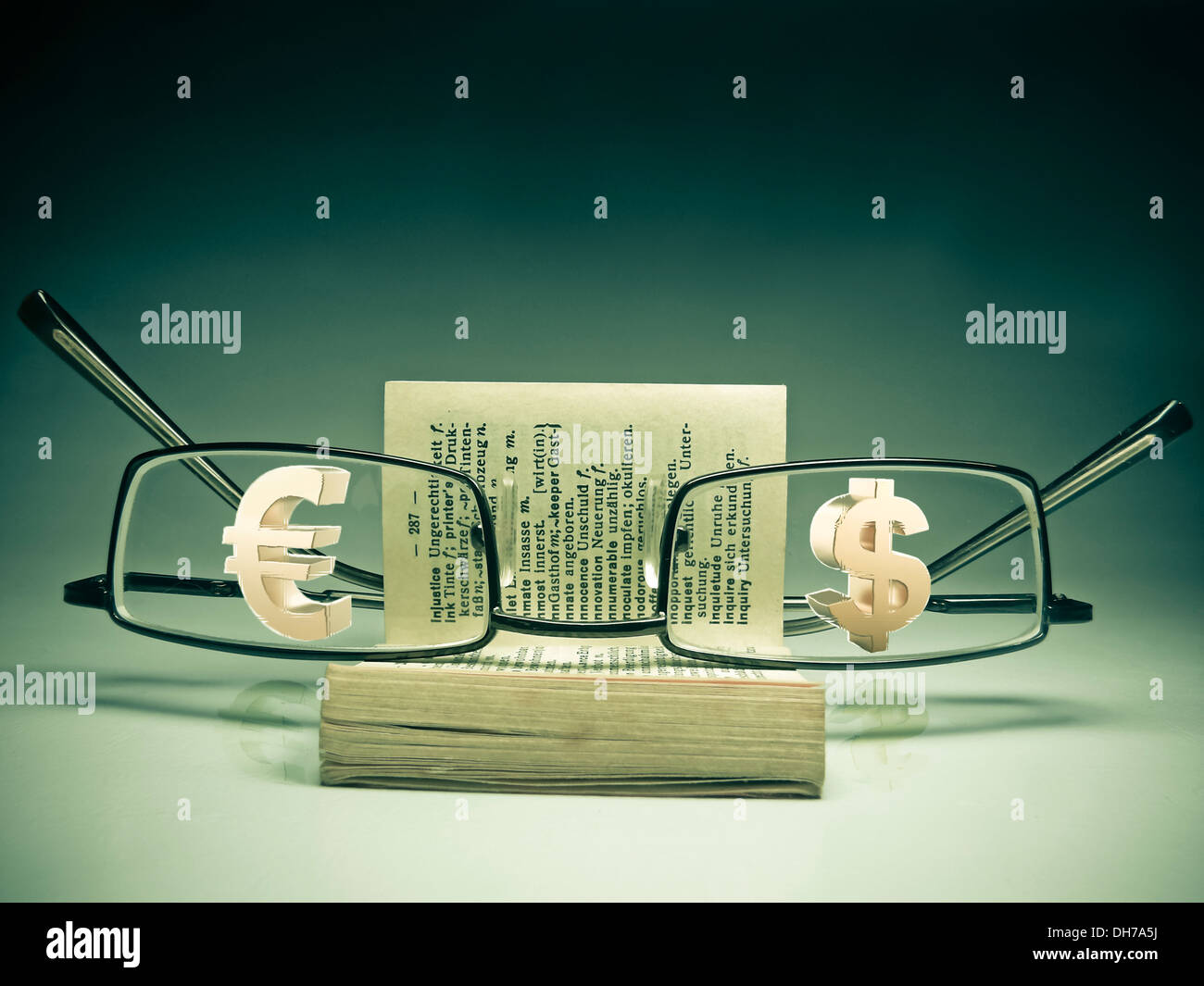 Reading the dictionary hi-res stock photography and images - Alamy