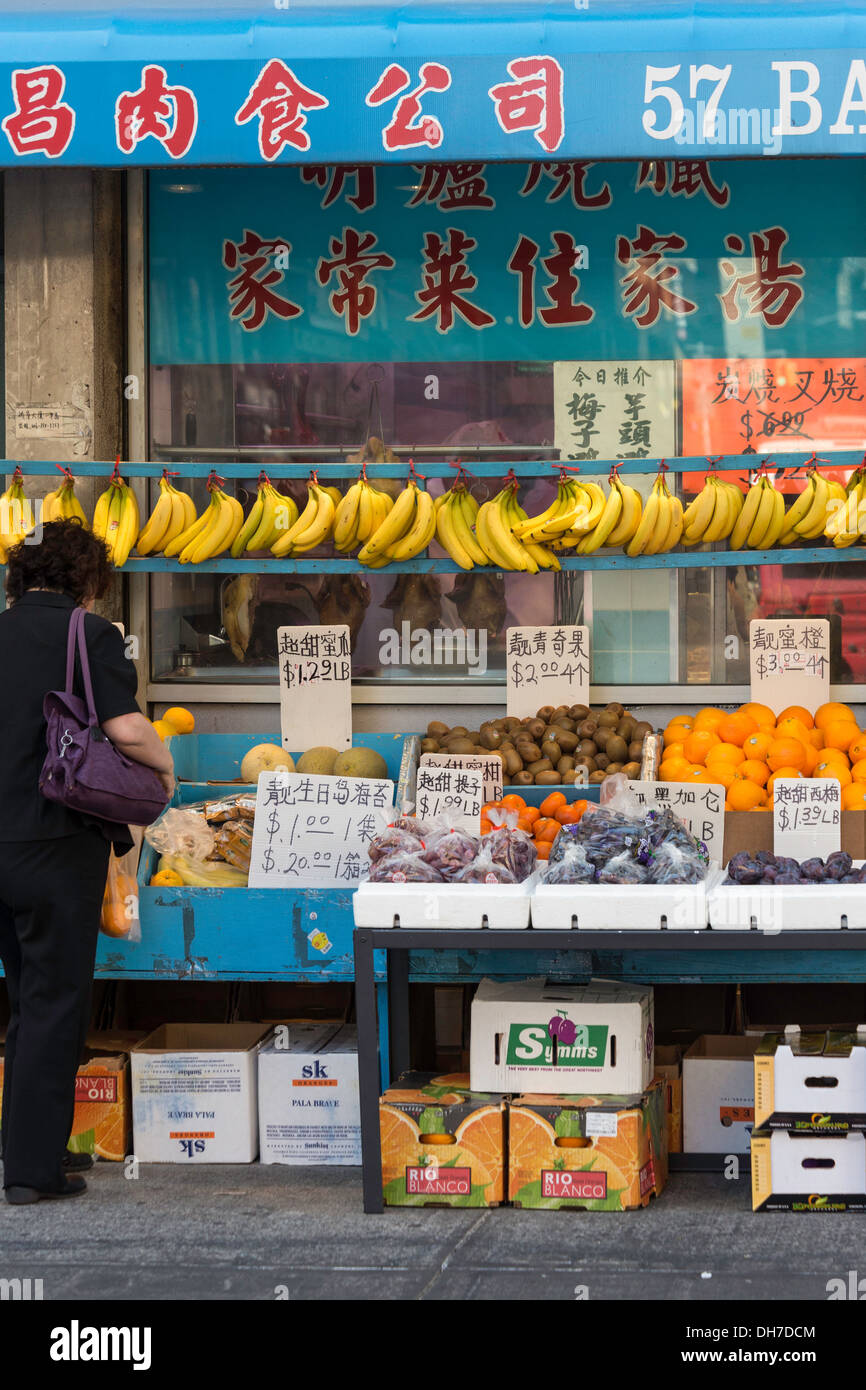 Street Scene, Fruit Stand, Chinatown, NYC, US Stock Photo - Alamy