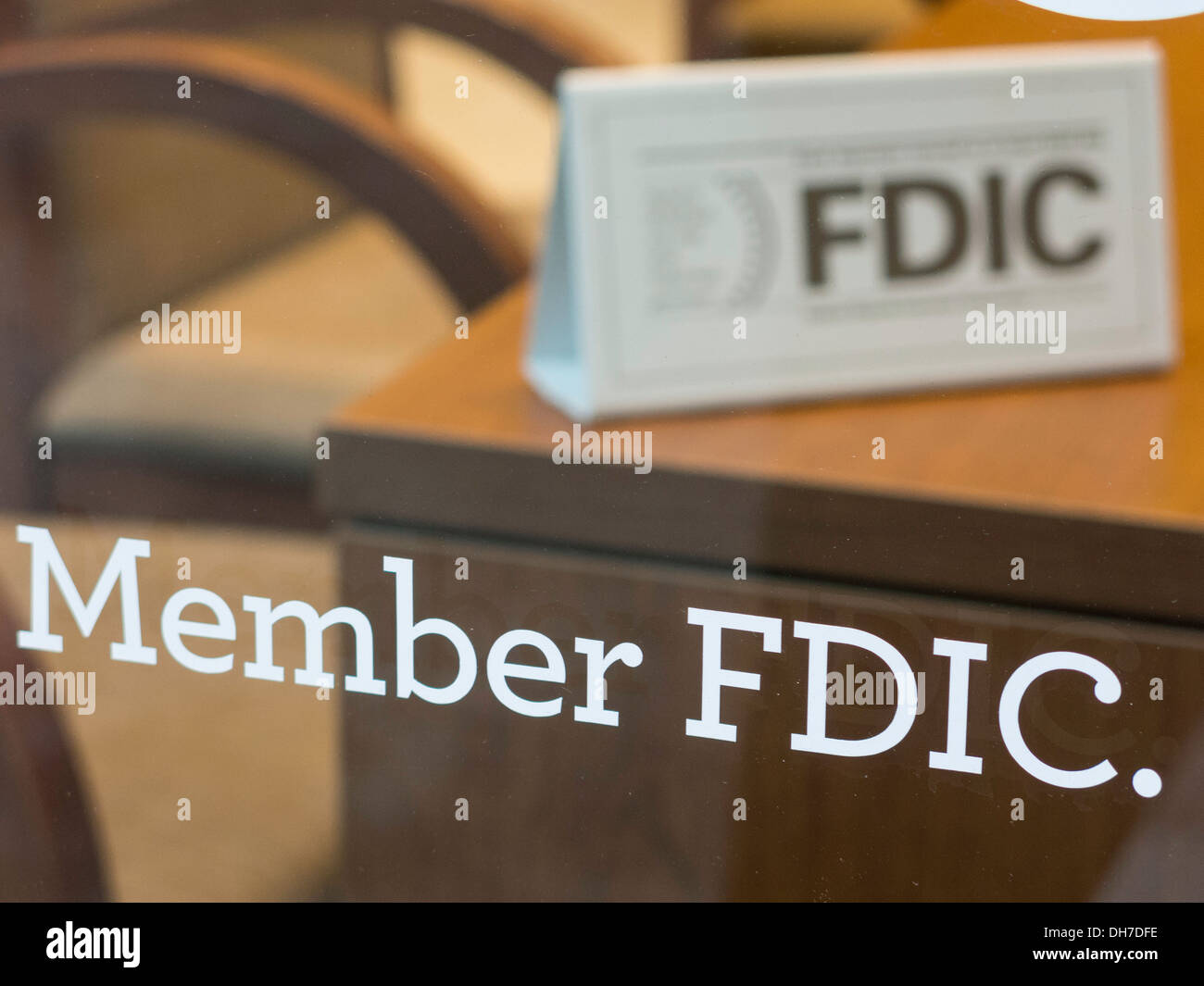 Bank sign usa hi-res stock photography and images - Alamy