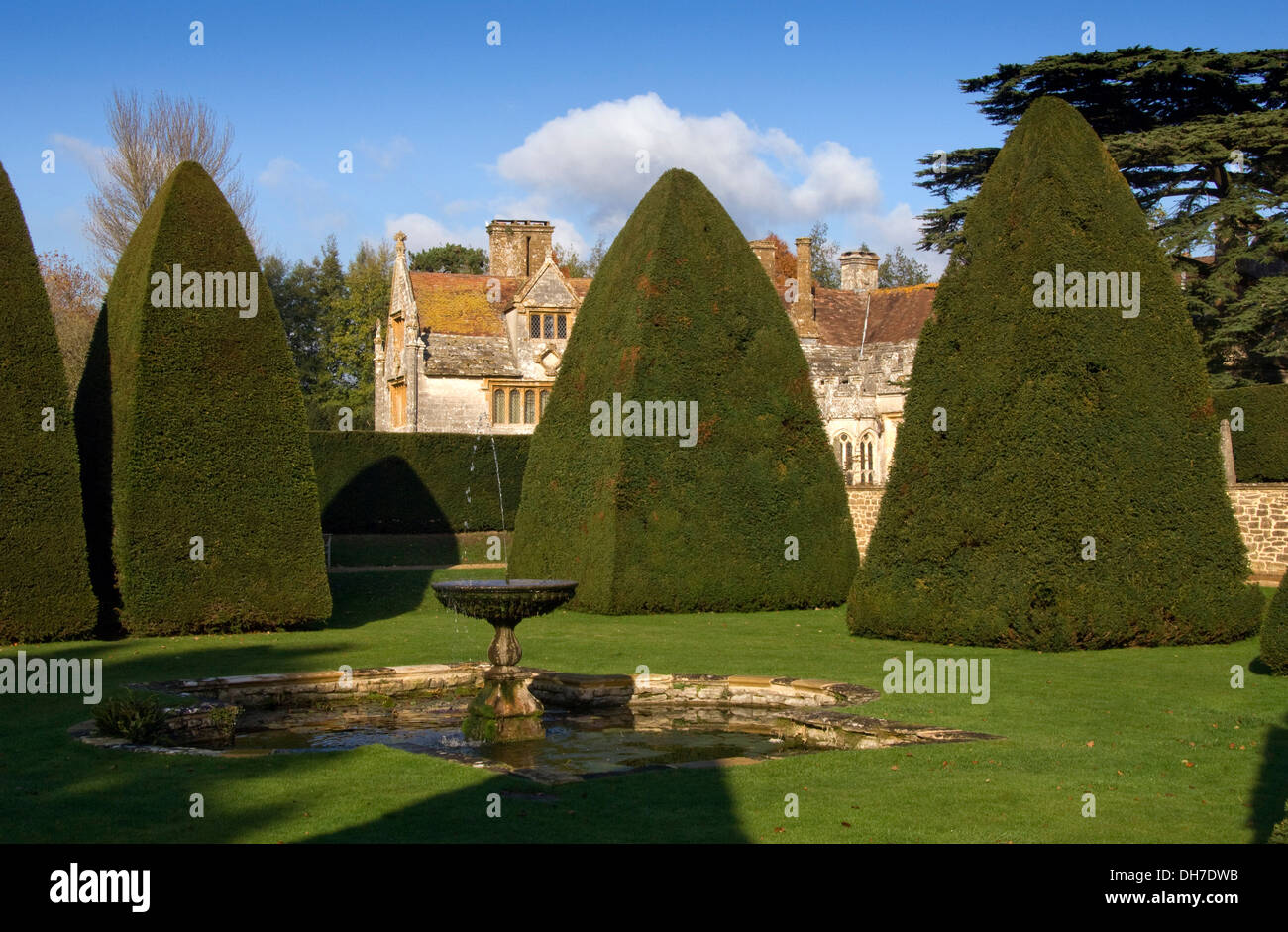 Athelhampton hall gardens hi-res stock photography and images - Alamy