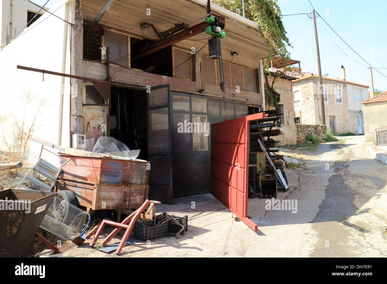 Metal goods hi-res stock photography and images - Alamy