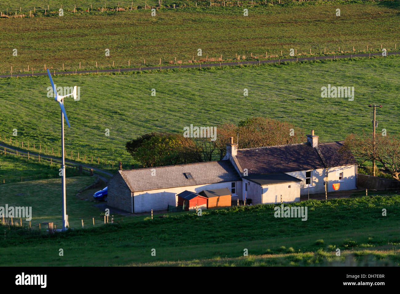 Wind turbine house uk hi-res stock photography and images - Alamy