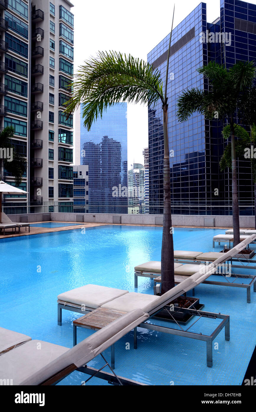 High rise swimming pool hi-res stock photography and images - Alamy