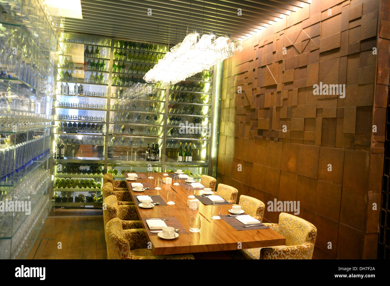 Restaurant dining table Stock Photo - Alamy