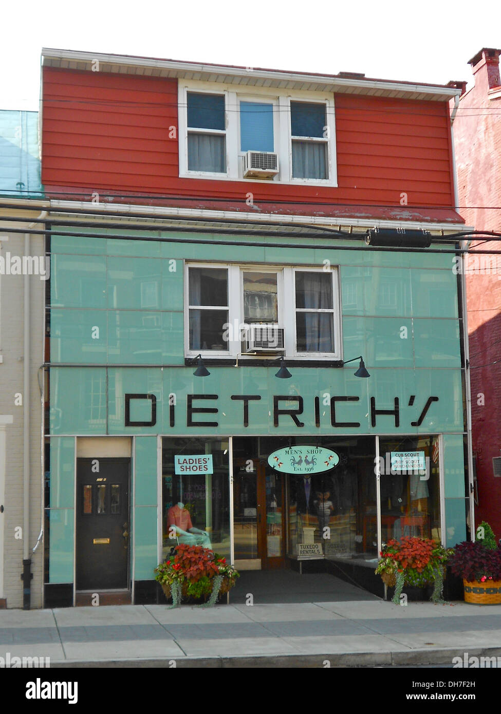 Dietrichs store on state street in the hamburg historic district hi-res ...