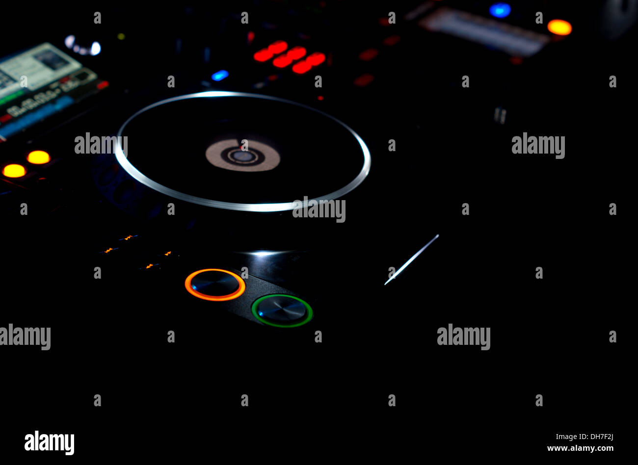 Scratching record hi-res stock photography and images - Alamy
