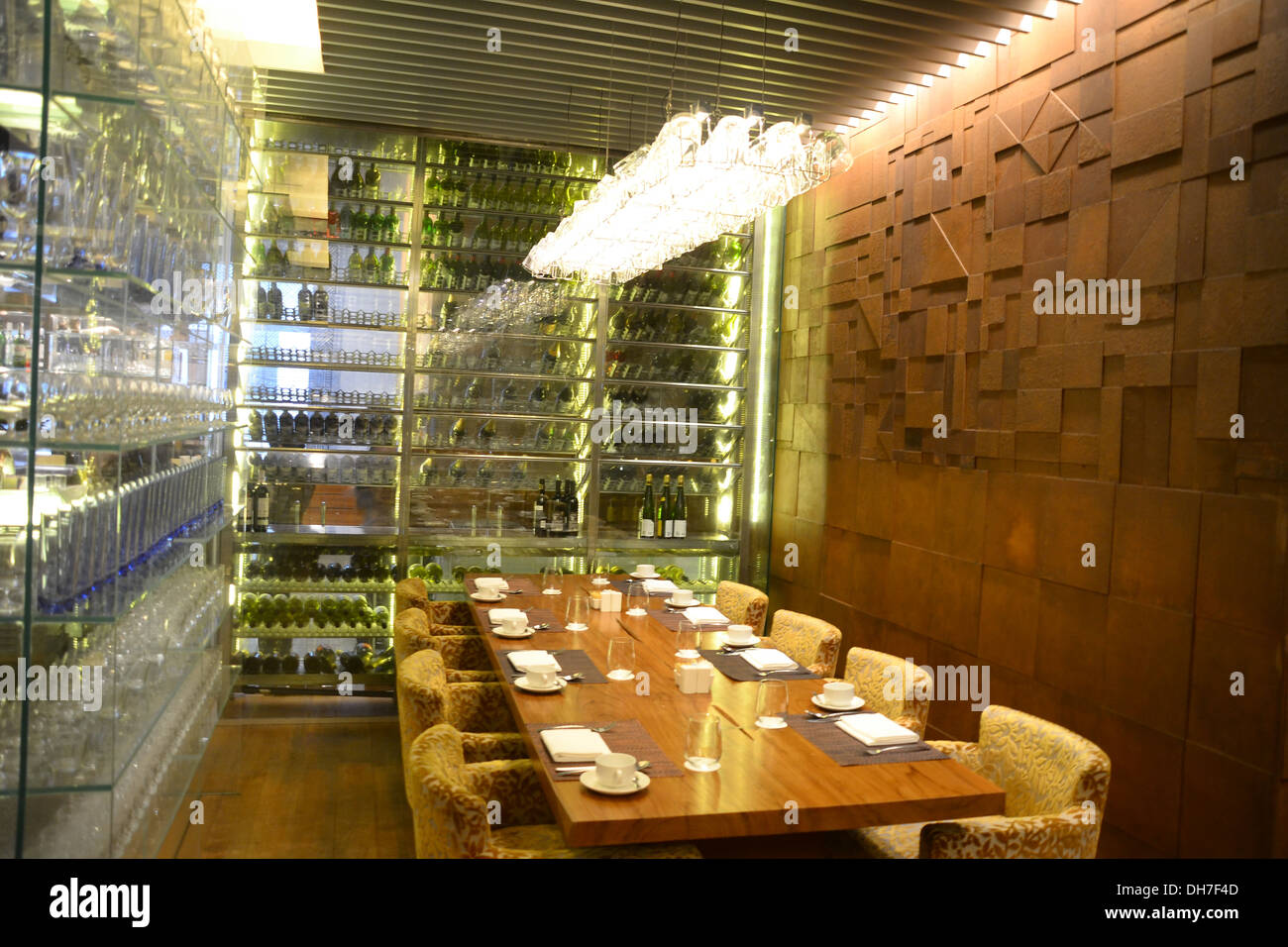 Restaurant dining table Stock Photo - Alamy