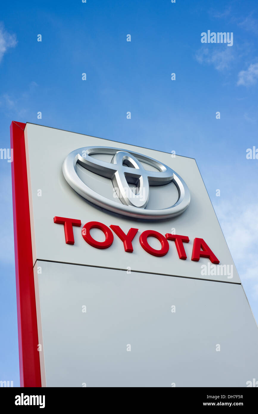 Toyota signage hi-res stock photography and images - Alamy