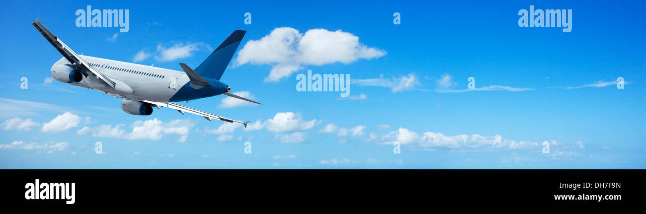 Jet in flight Stock Photo - Alamy