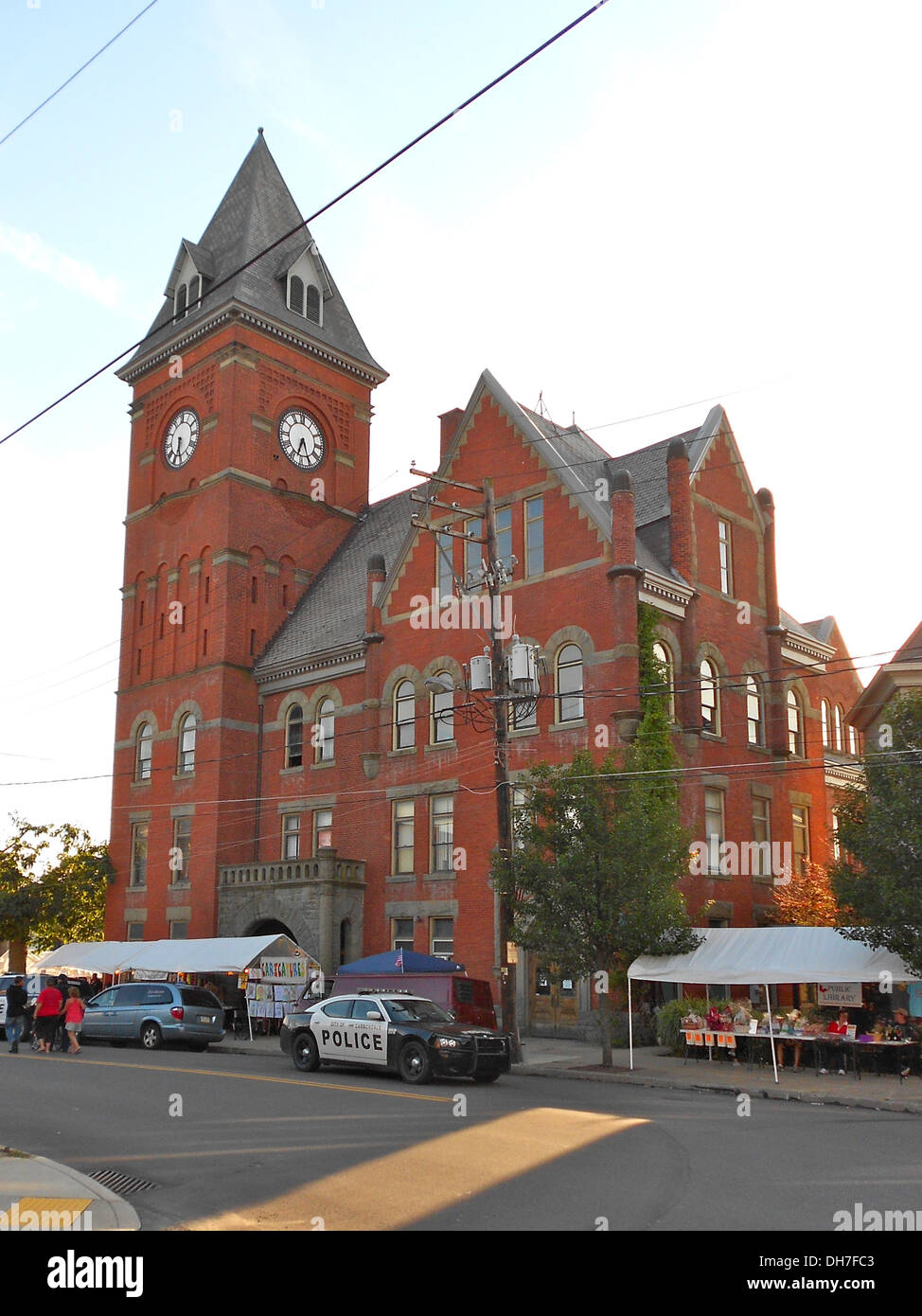 Carbondale City Hall and Courthouse, located at One North Main Street ...
