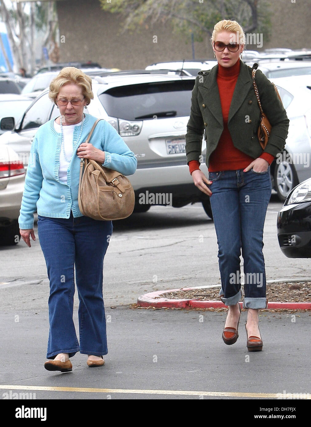 Katherine Heigl takes her mother Nancy for lunch in Shermon Oaks Los ...