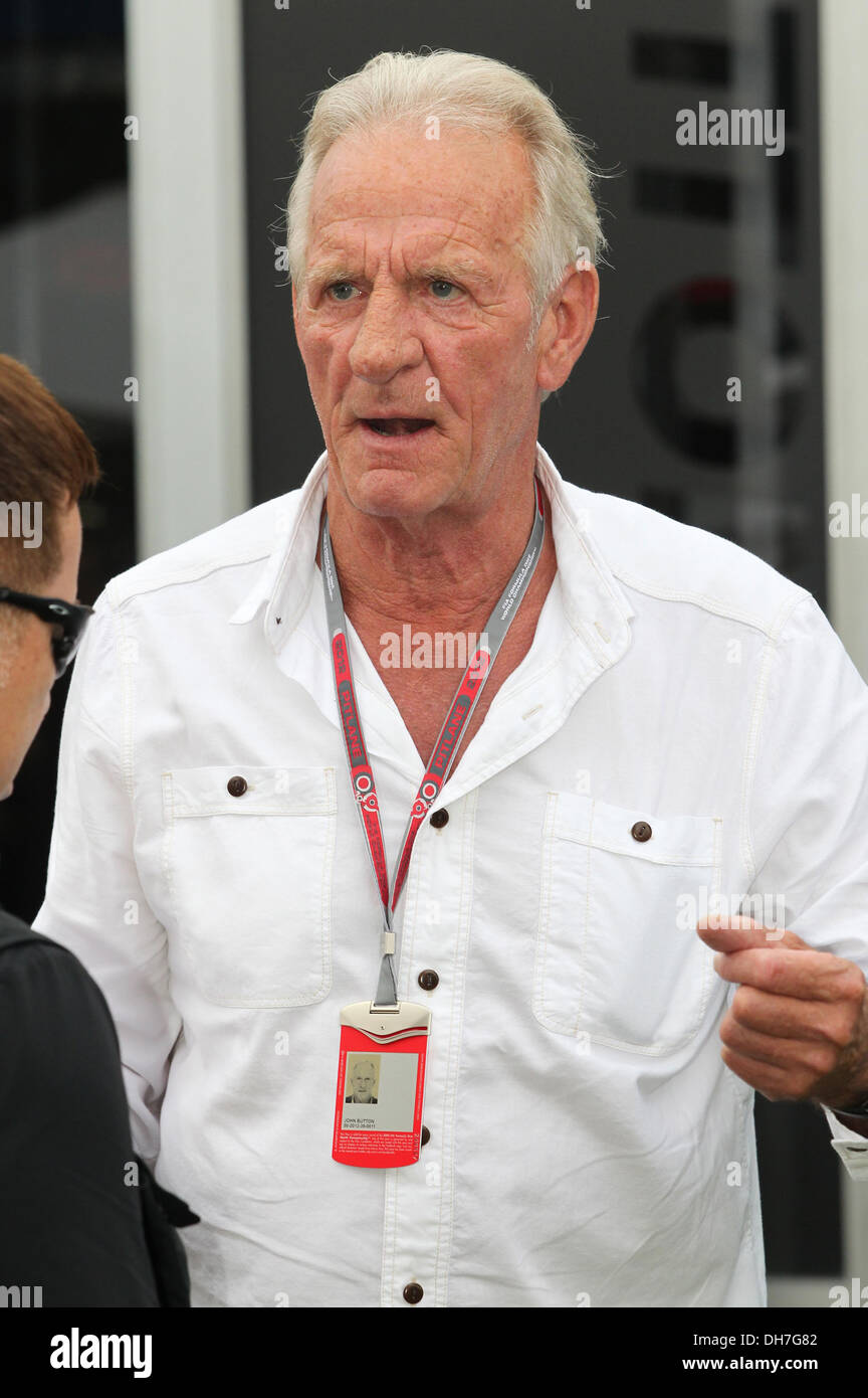 Jenson Button's father n mula One Grand Prix - Practice Melbourne - 16. ...