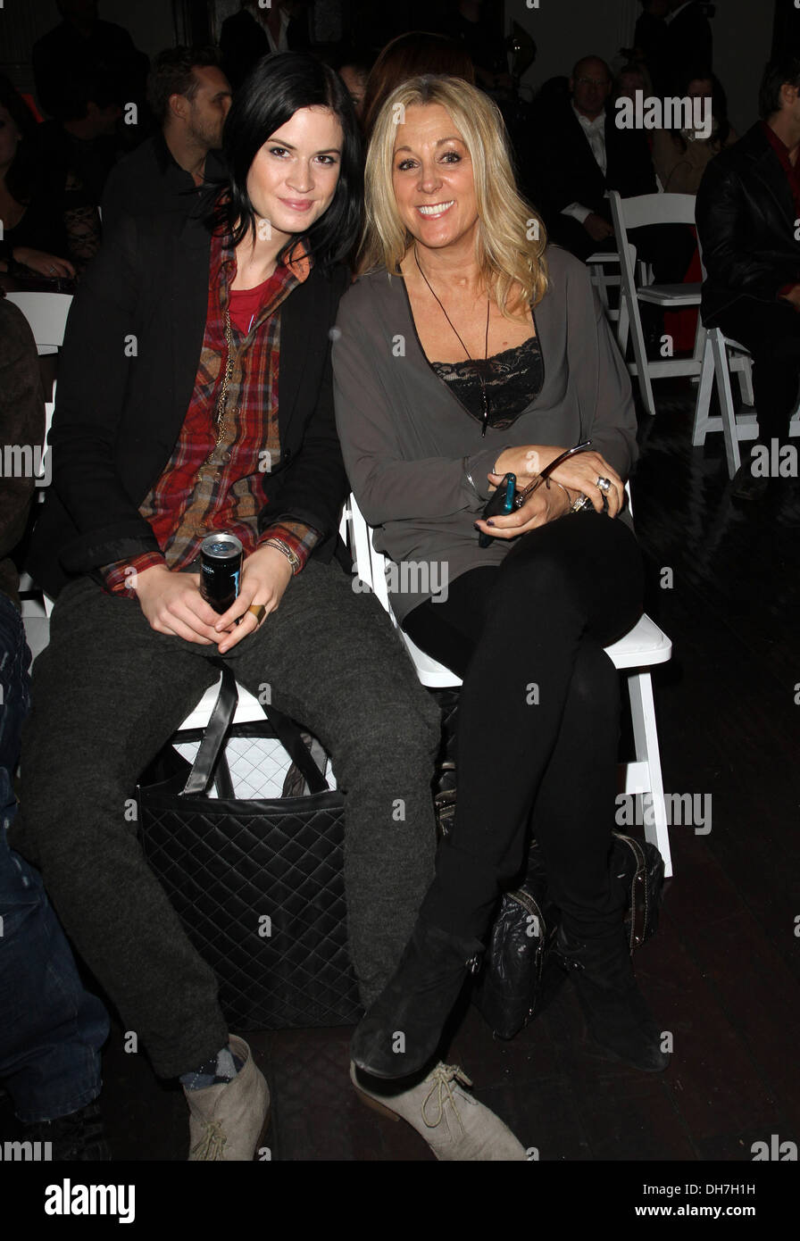 Kelsey chavarria anne klinger style hi-res stock photography and images ...