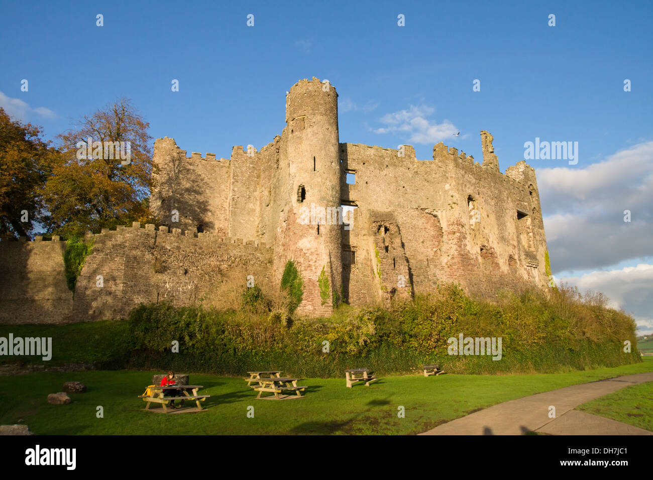 Castle laugharne ruin hi-res stock photography and images - Alamy