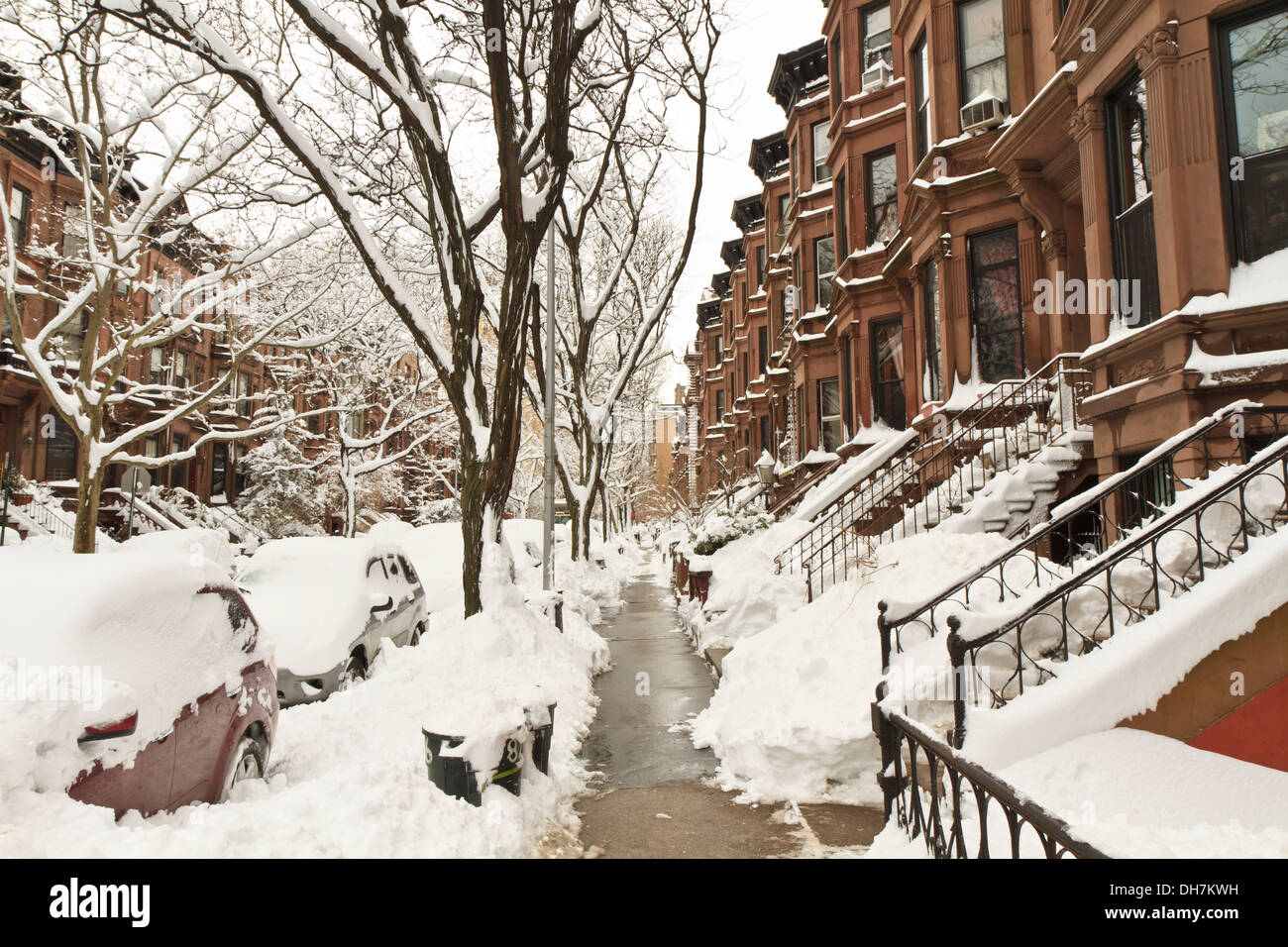 Cars and stoops buried in snow in the Park Slope neighborhood of ...