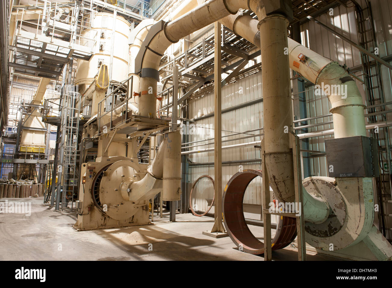 Large industrial Factory Steel Pipework Ducting Stock Photo - Alamy