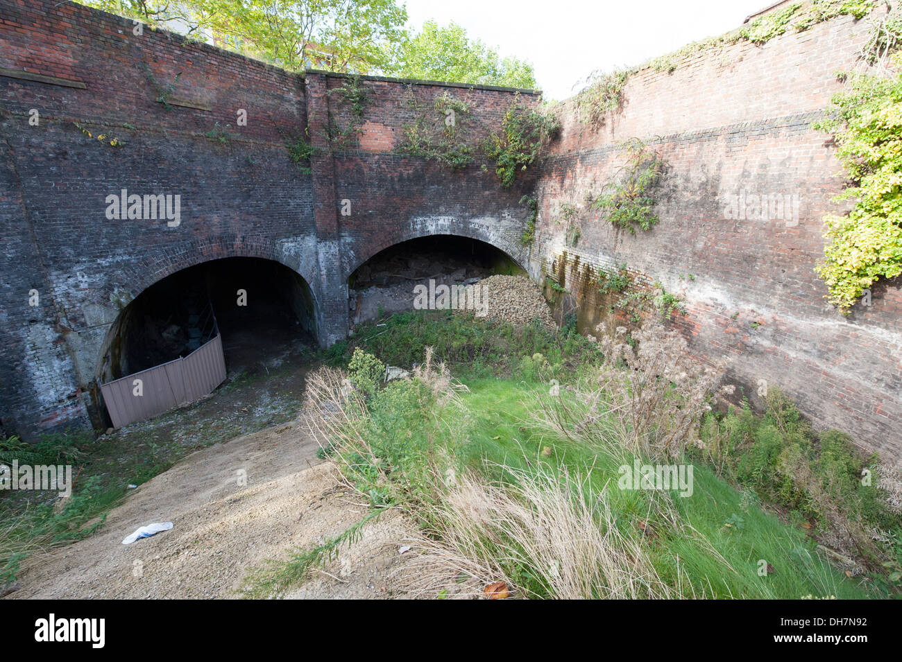 Disused train underground railway tunnels old Stock Photo - Alamy