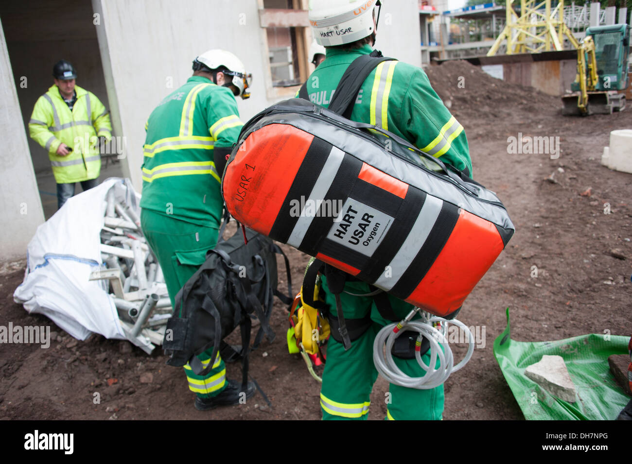 USAR HART Ambulance Paramedic Oxygen Bag accident Stock Photo - Alamy
