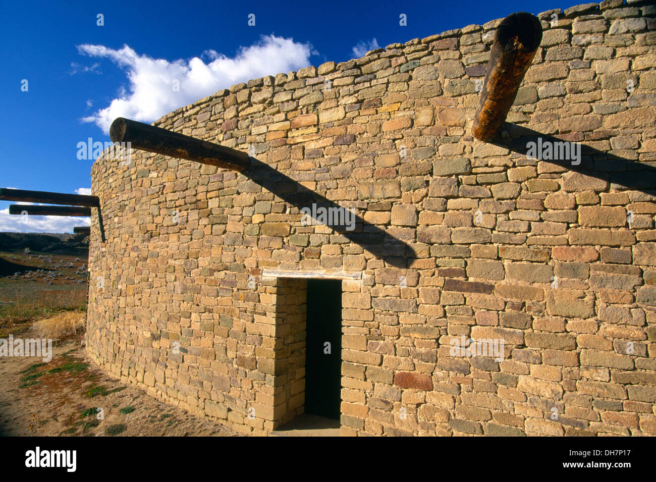 Reconstructed kiva in Aztec Ruins National Monument, Aztec, New Mexico ...