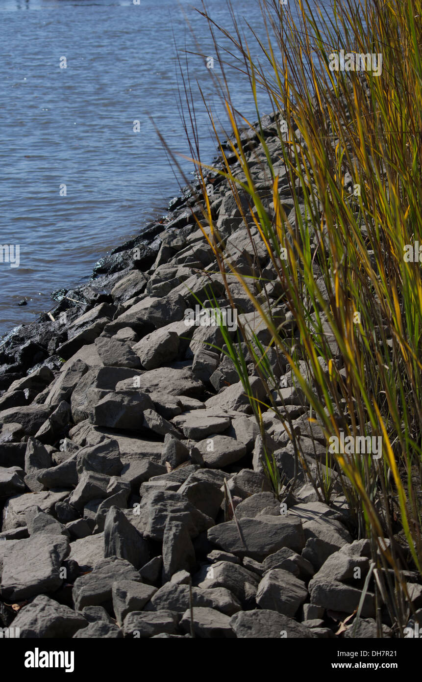 Erosion control rocks hi-res stock photography and images - Alamy