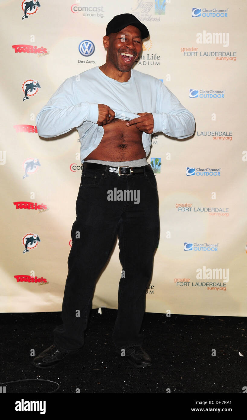 Kevin Eubanks 7th Annual Jazz In Gardens at Sunlife Stadium Miami ...