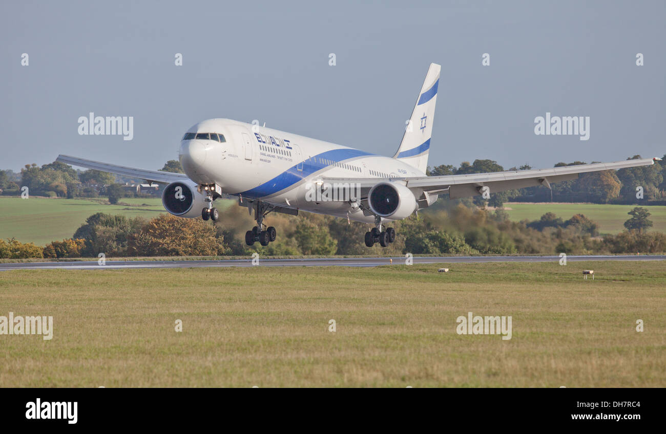 Pw4060 powered boeing 767 hi-res stock photography and images - Alamy