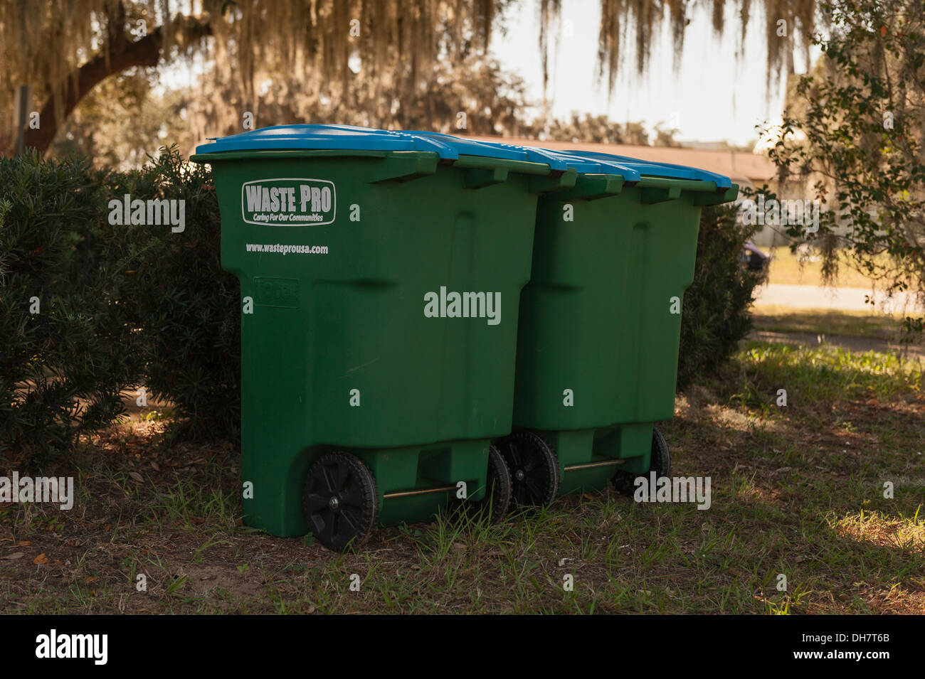Bin collection hi-res stock photography and images - Alamy