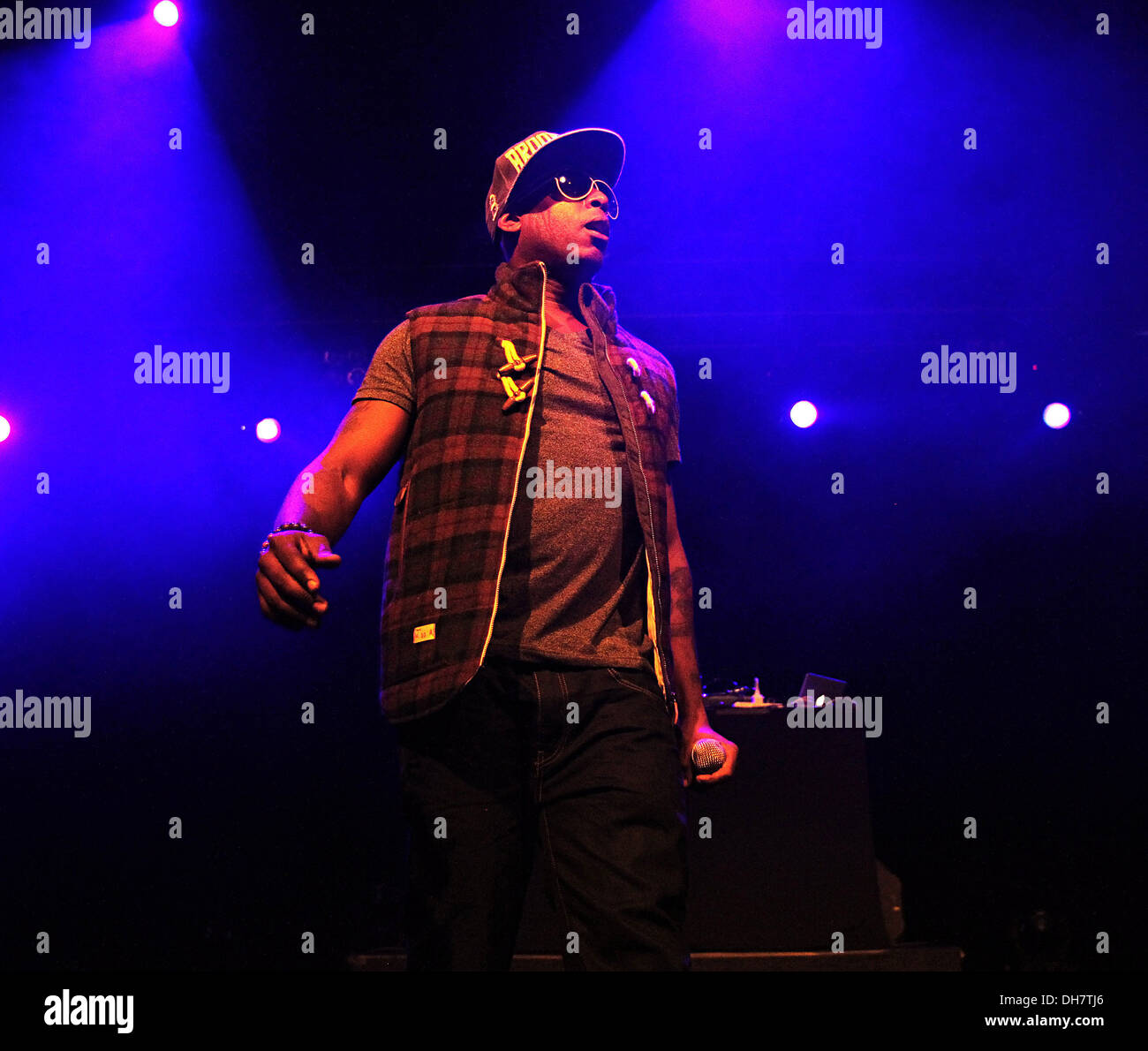 Brooklyn rapper Talib Kweli performing on stage at HMV Forum in Kentish ...