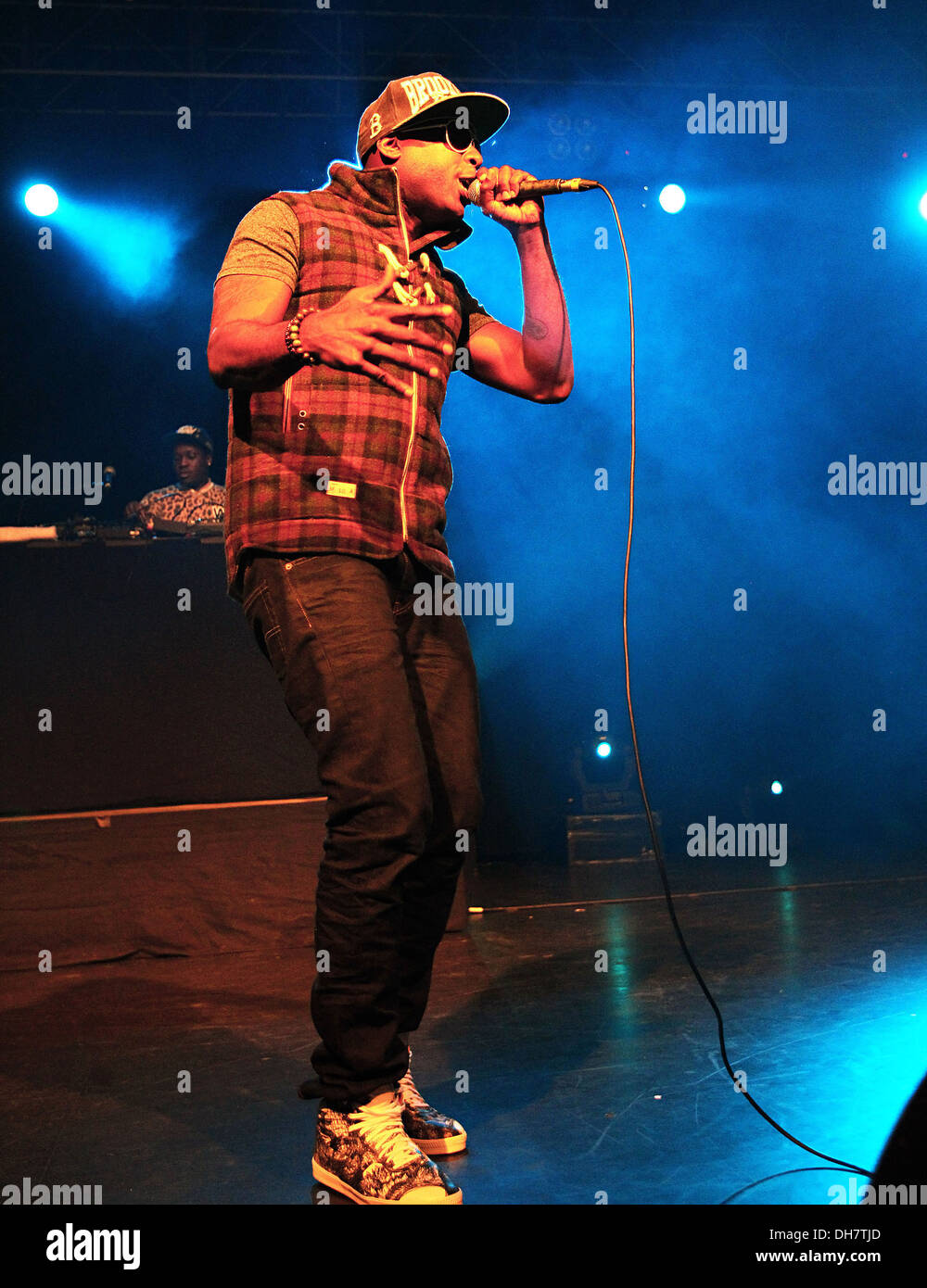 Brooklyn rapper Talib Kweli performing on stage at HMV Forum in Kentish ...
