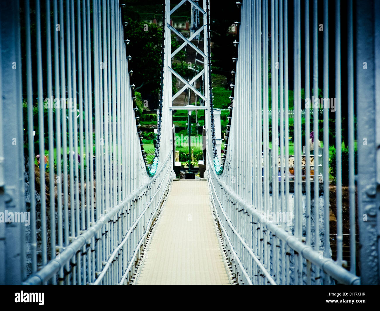 Hanging bridge in a Mallapuram garden. Pollakkad, Kerala, India Stock ...