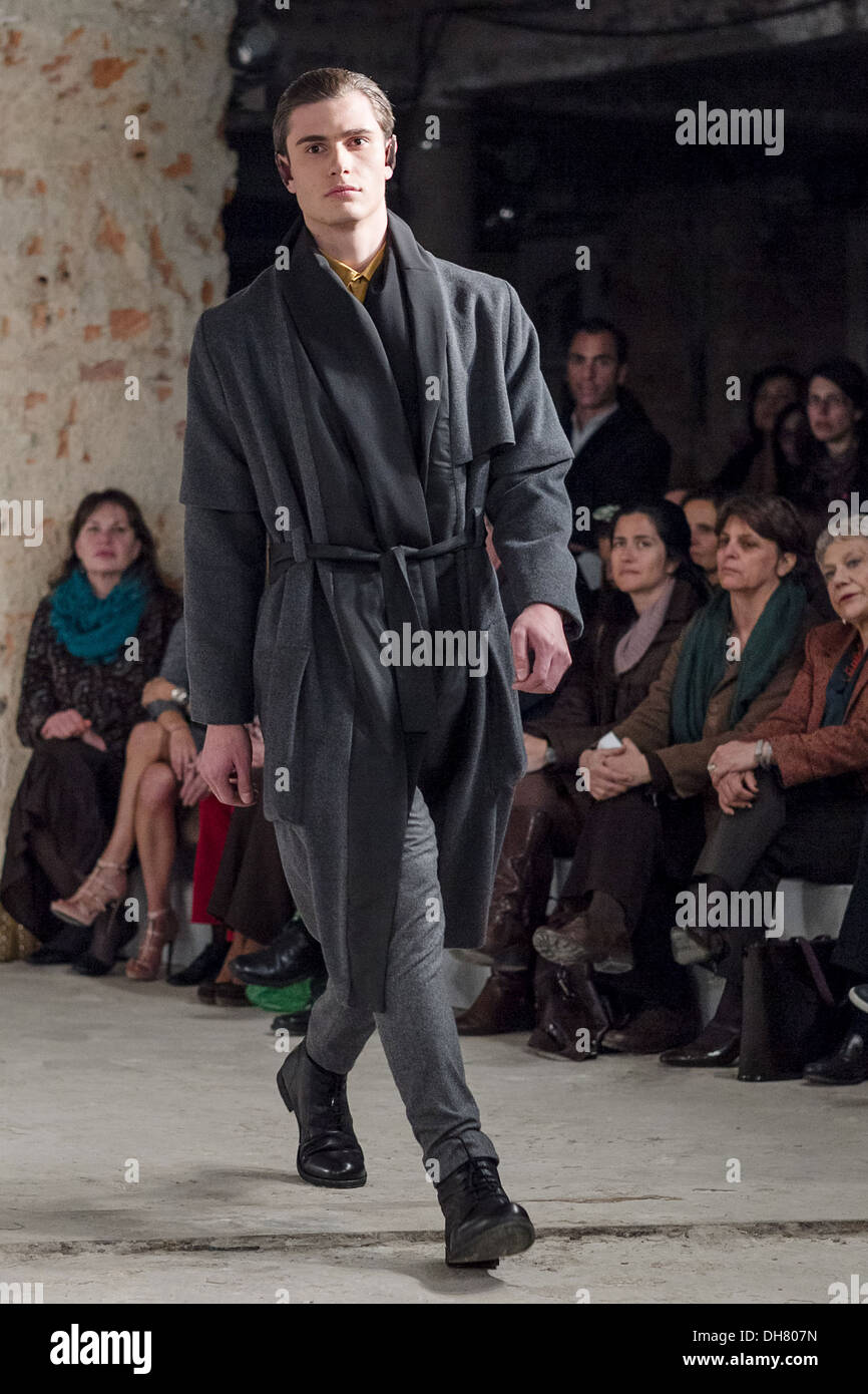 Model Estelita Mendonca Portugal Fashion Week - Fall/Winter 2012 ...